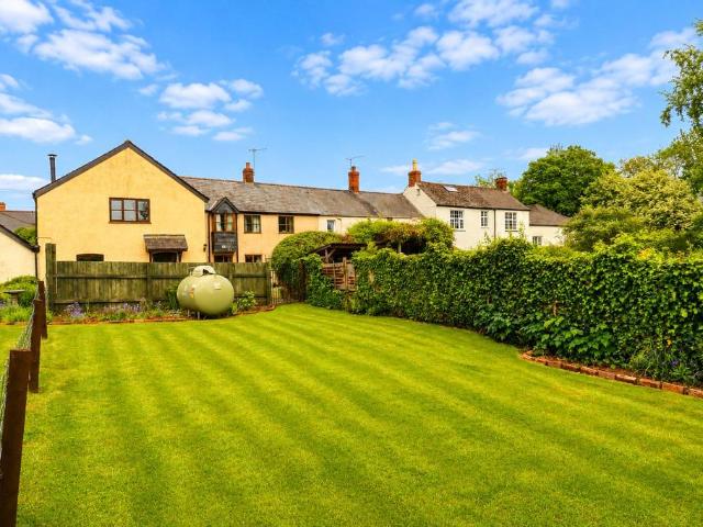 2 bedroom house for sale