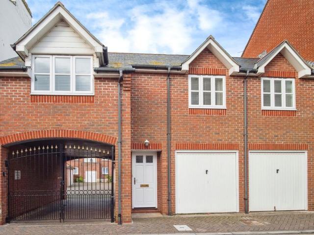 2 bedroom house for sale