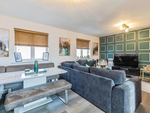 2 bedroom house for sale
