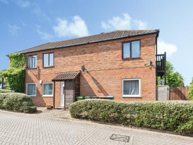 2 bedroom house for sale