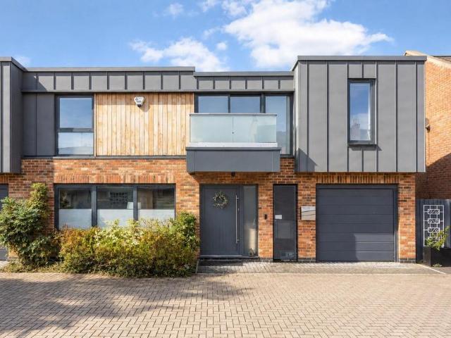 2 bedroom house for sale