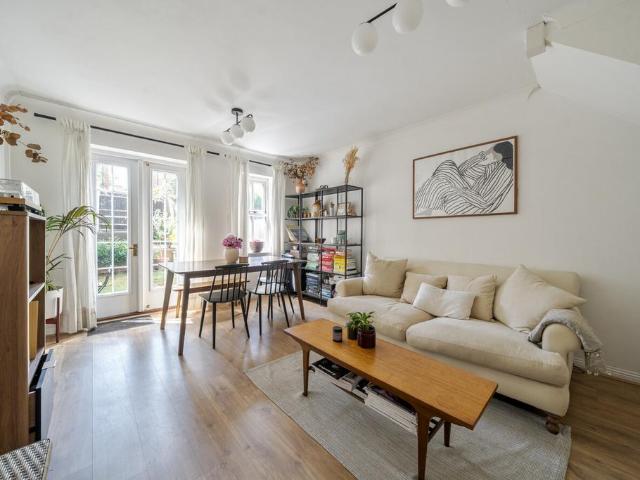 2 bedroom house for sale