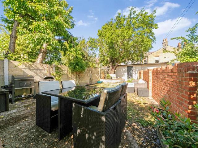 2 bedroom house for sale