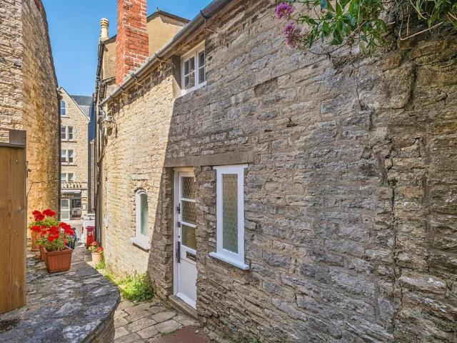 2 bedroom house for sale