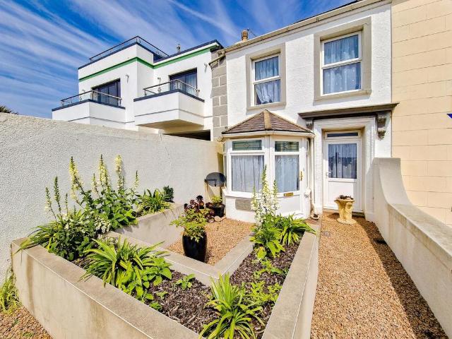 2 bedroom house for sale