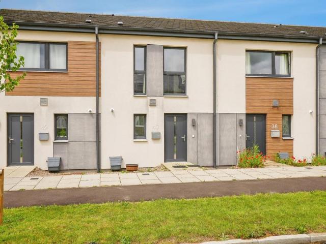2 bedroom house for sale