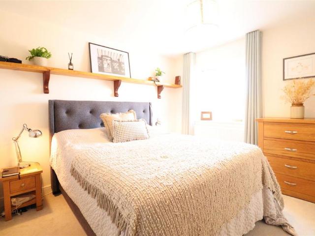 2 bedroom house for sale