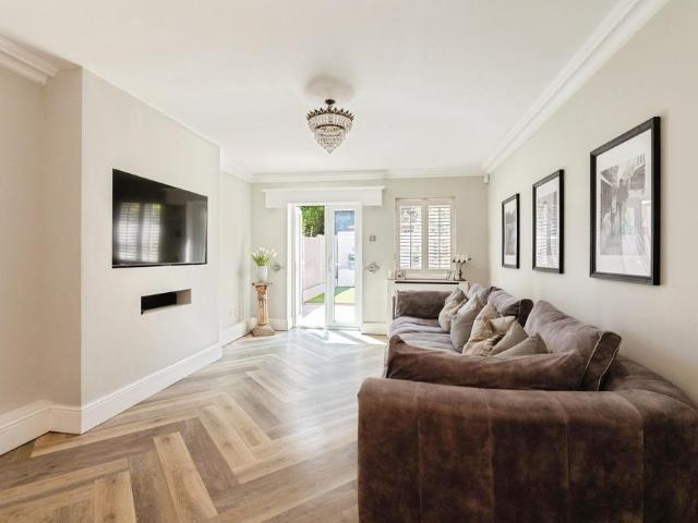 2 bedroom house for sale