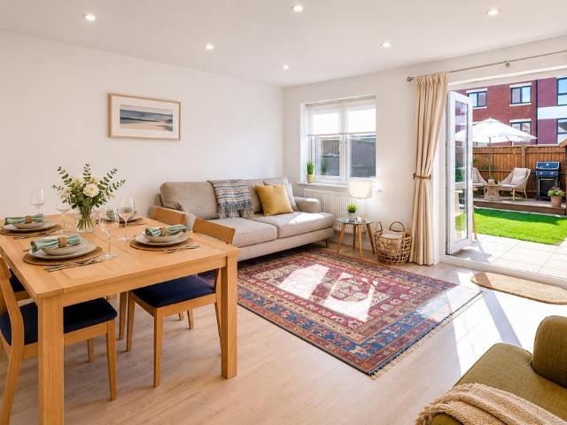 2 bedroom house for sale