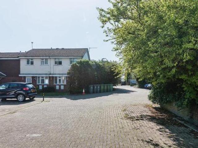 2 Bedroom House For Sale In Cardiff, Caerdydd