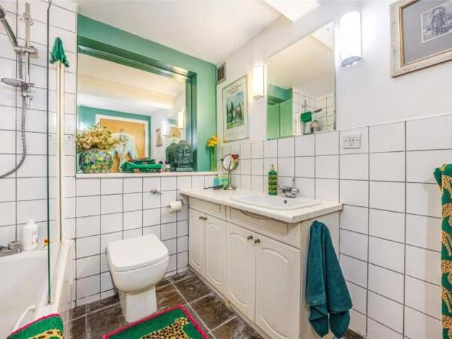 2 bedroom house for sale in Cleveden Drive Lane, Kirklee, Glasgow, G12