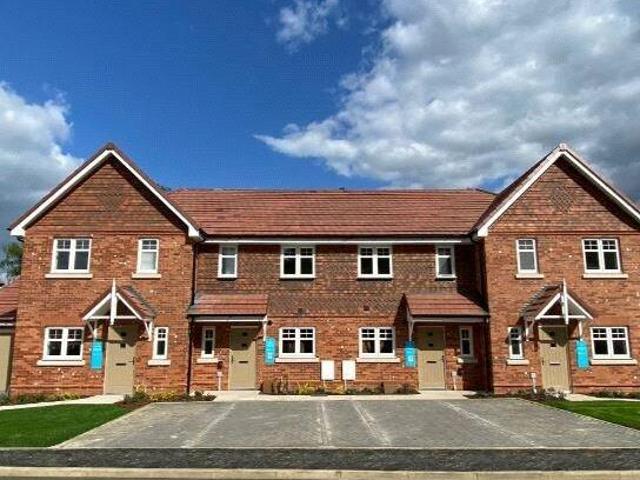 2 Bedroom House For Sale In Burnt Common Lane, Ripley