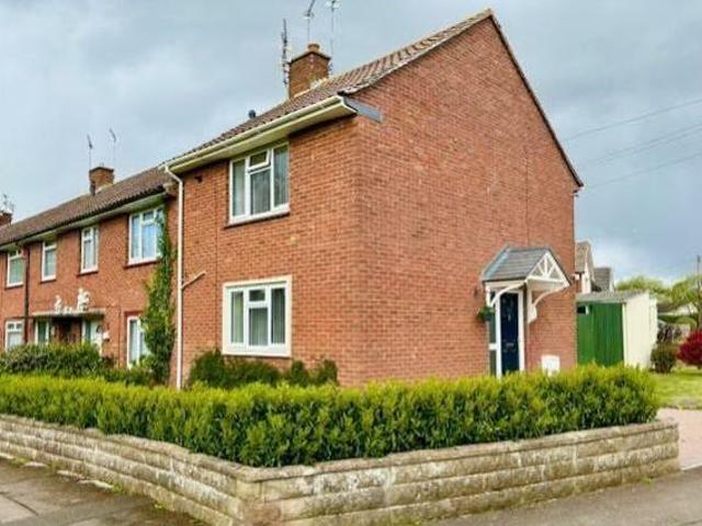 2 Bedroom House For Sale In Downend, Bristol
