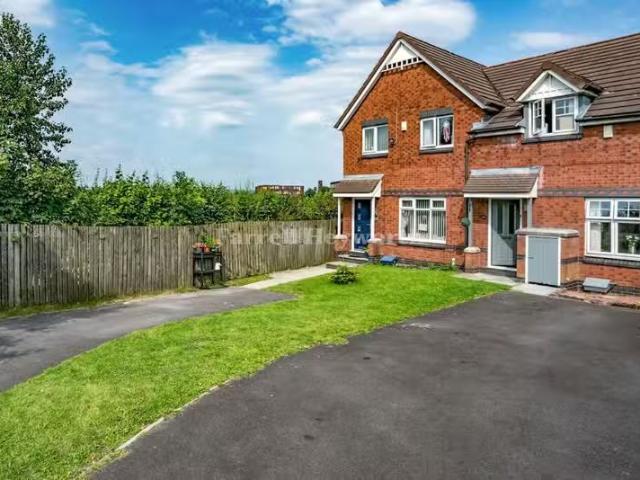 2 bedroom house for sale in Dixon Green Drive, Farnworth, Bolt.