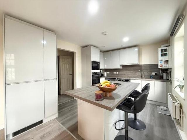 2 bedroom apartment for sale in Farley Fields, Luton, LU1 5FG, LU1