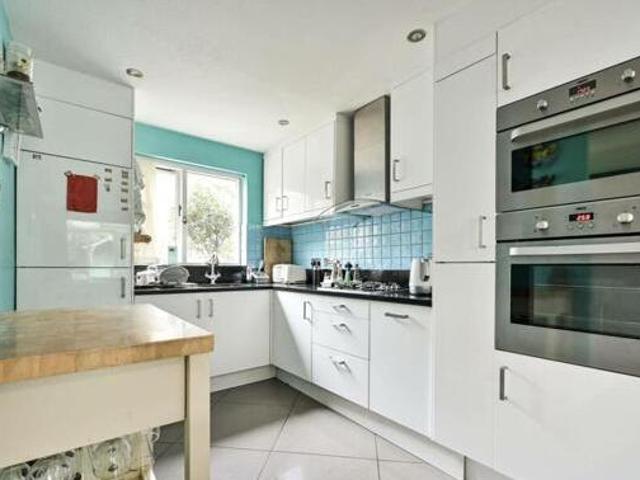 2 Bedroom House For Sale In Fulham, London