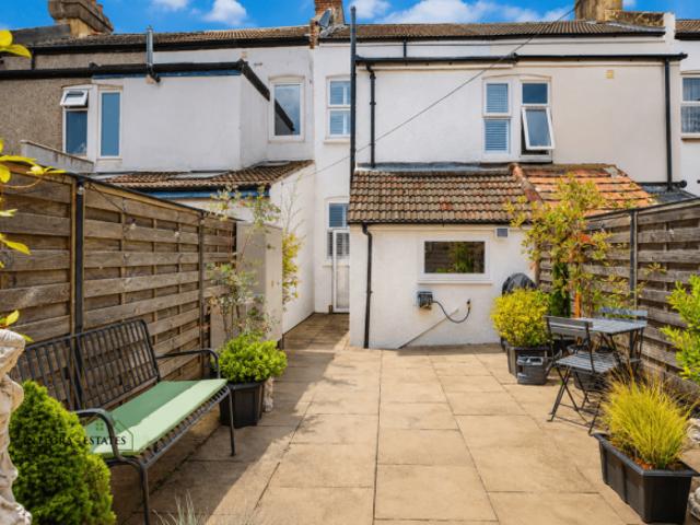 2 bedroom house for sale in Knighton Park Road, Sydenham, SE26