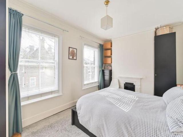 2 bedroom house for sale in Holden Street, Shaftesbury Estate, London, SW11