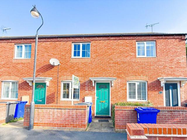 2 bedroom house for sale in High Barns Close, Grange Park, Northampton, NN4
