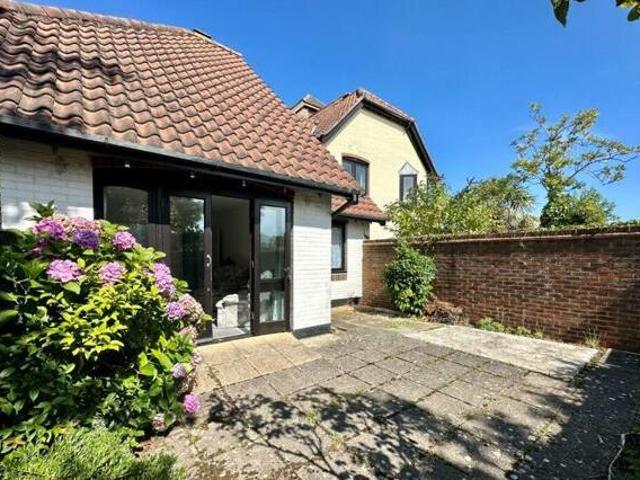 2 Bedroom House For Sale In Hythe