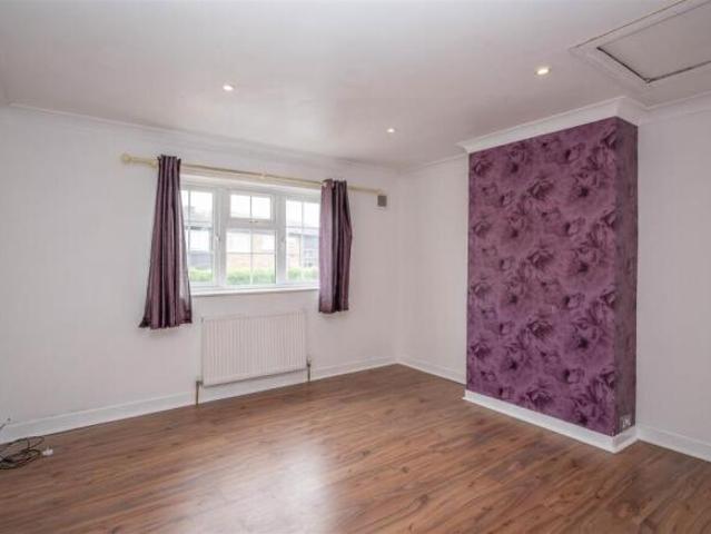 2 bedroom house for sale in Ongar Road, Brentwood, CM15