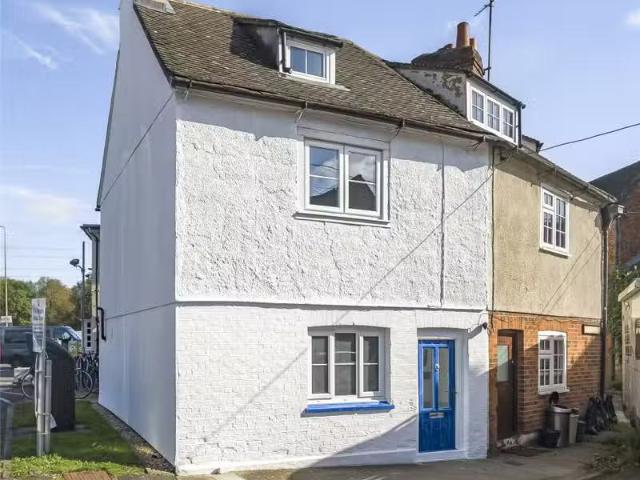 2+ bedroom house for sale in Old Botley, Oxford, Oxfordshire.