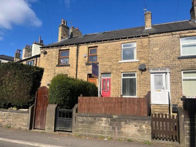 2 bedroom house for sale in Luck Lane, Huddersfield, HD1