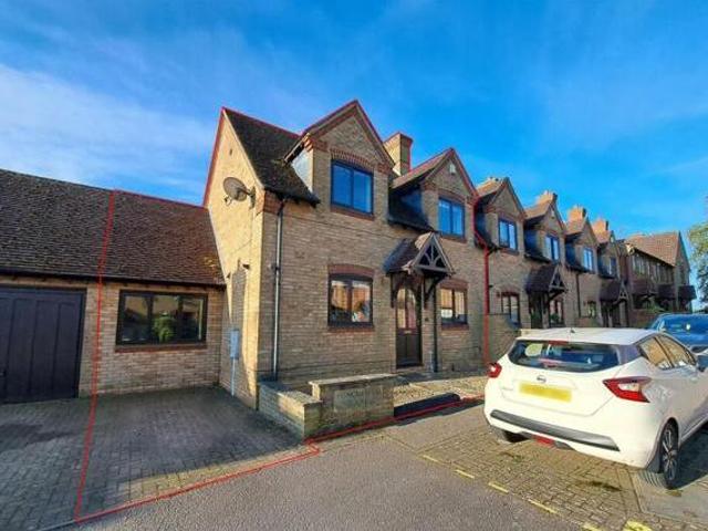 2 Bedroom House For Sale In Moulton