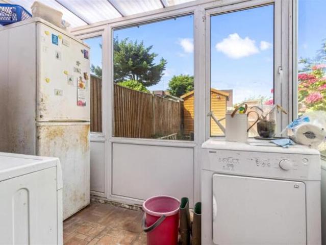 2 bedroom house for sale in Southfield Road, Worthing, BN14