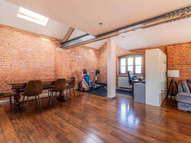 2 bedroom house for sale in Severn Square, Cardiff, CF11