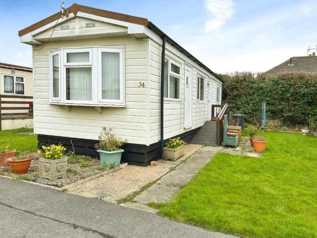 2 bedroom house for sale in Shaws trailer park, Knaresborough Road, Harrogate, HG2