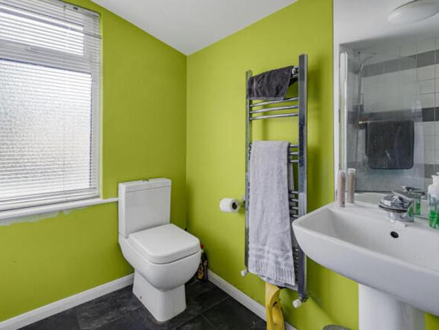 2 bedroom house for sale in Sheldon Road, London, N18