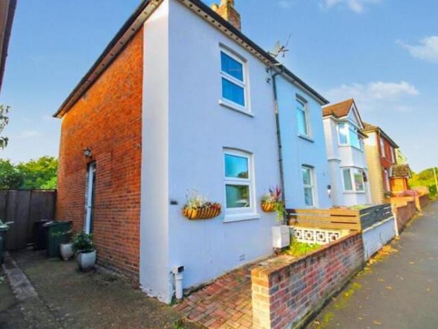 2 bedroom house for sale in Stoughton Road, Guildford, GU1