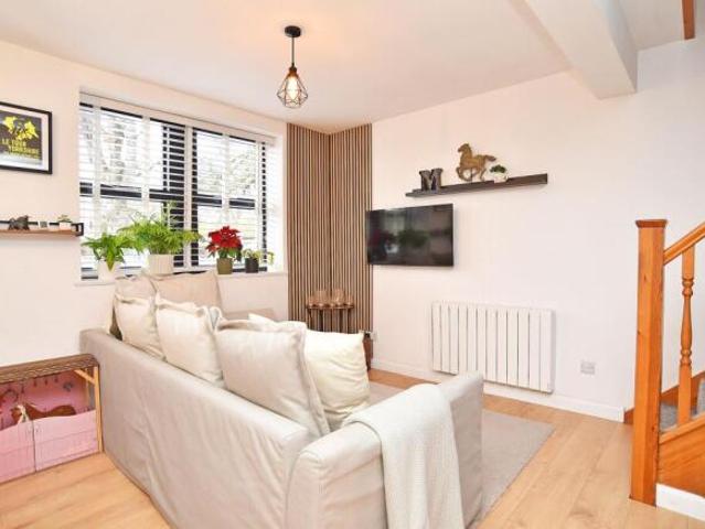 2 bedroom house for sale in Woodfield Drive, Harrogate, HG1
