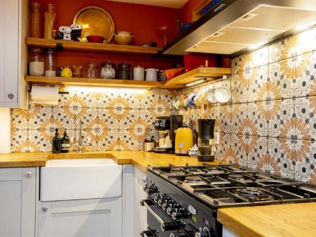 2 bedroom detached house for sale in Waverley Street, York, YO31