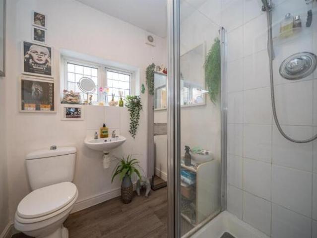 2 bedroom house for sale in Vivian Gardens, Watford, WD19