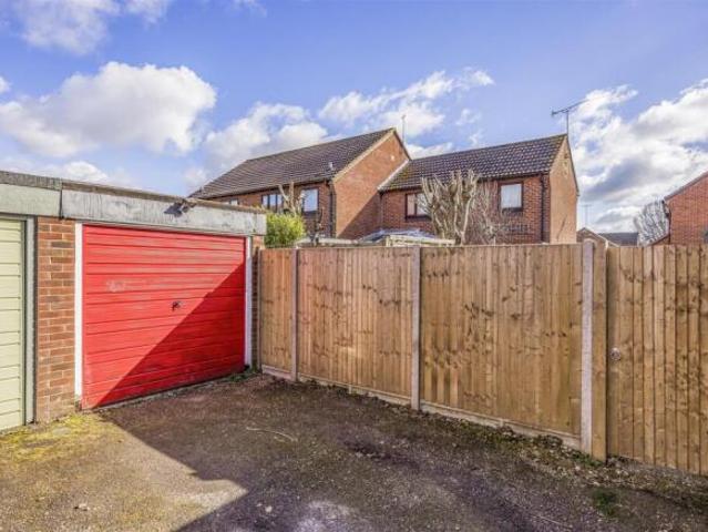 2 bedroom house for sale in Yardley Close, Anchorage Park, PO3