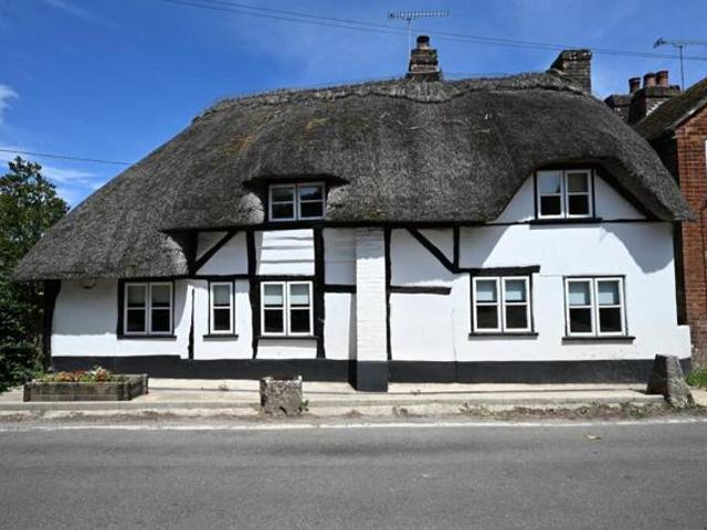 2 Bedroom House Fordingbridge Hampshire 99773899