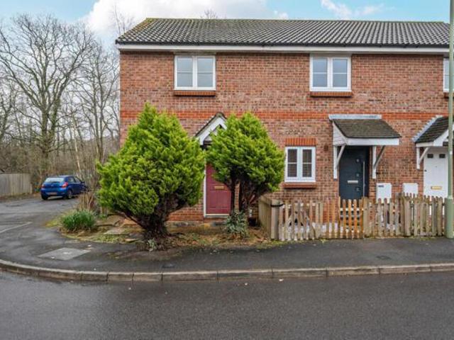 2 Bedroom House Fareham Hampshire LS100097026