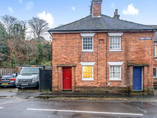2 Bedroom House Farnham Surrey LS98766061