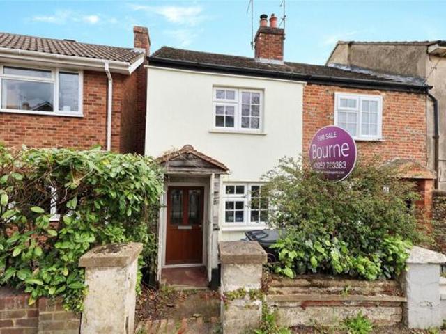2 Bedroom House Farnham Surrey LS98718435