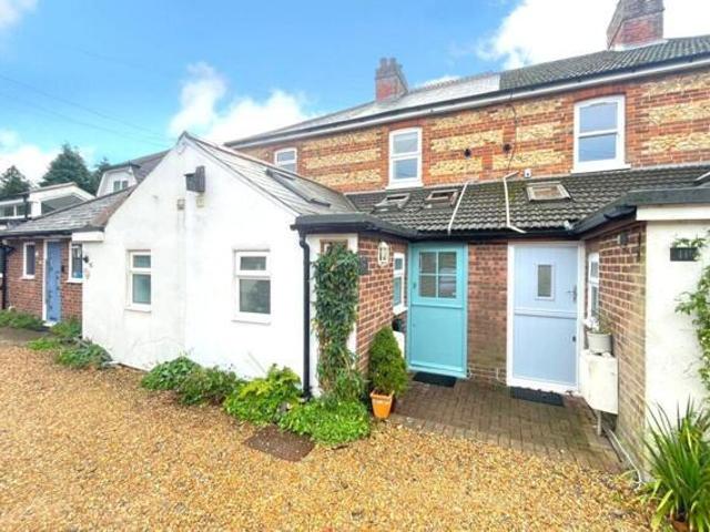 2 Bedroom House Farnham Surrey LS100881513