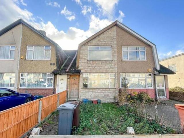 2 Bedroom House Feltham Greater London LS99951913