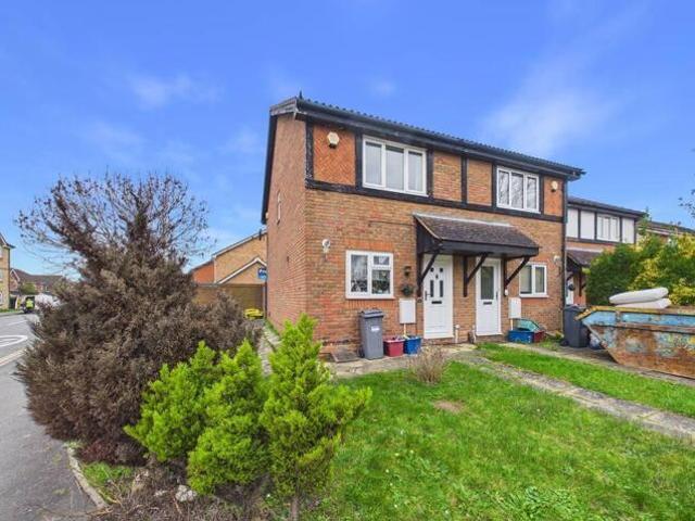 2 Bedroom House Feltham Greater London LS99986416