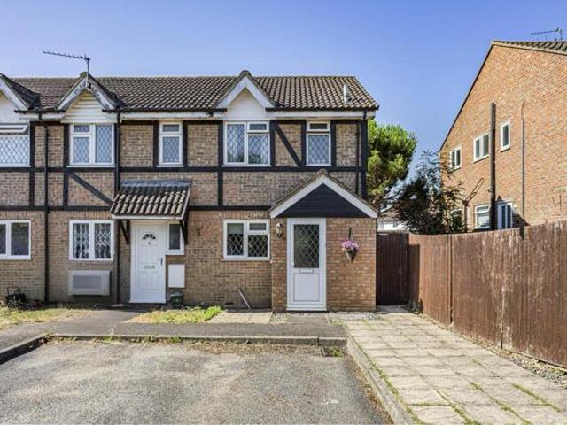 2 Bedroom House Feltham Surrey 99808723