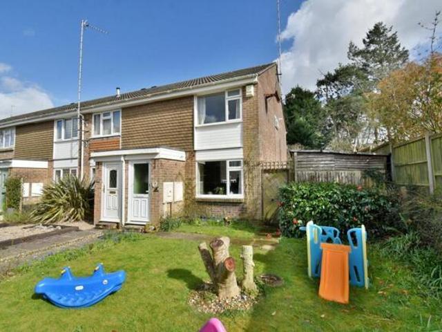 2 Bedroom House Ferndown Dorset 100917572