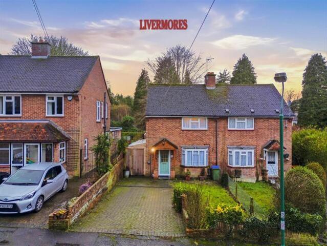2 Bedroom House Kent Kent LS100685193