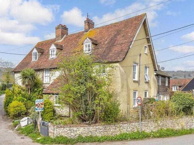 2 Bedroom House Kent Kent LS100786739