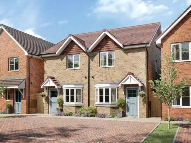 2 Bedroom House Kent Kent LS101351772
