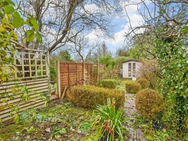 2 Bedroom House Kent Kent LS99773857